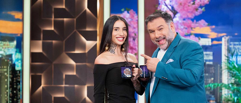 “The 2Night Show”: Η Dat Lilly για την απόρριψη της μητέρας της και το ...