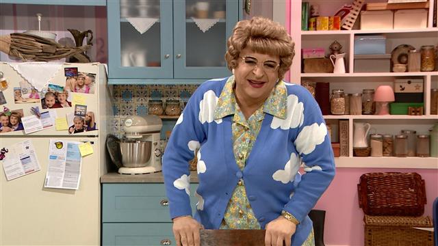 SUPER MAMMY - ΕΠΕΙΣΟΔΙΟ 01 - SUPER MAMMY